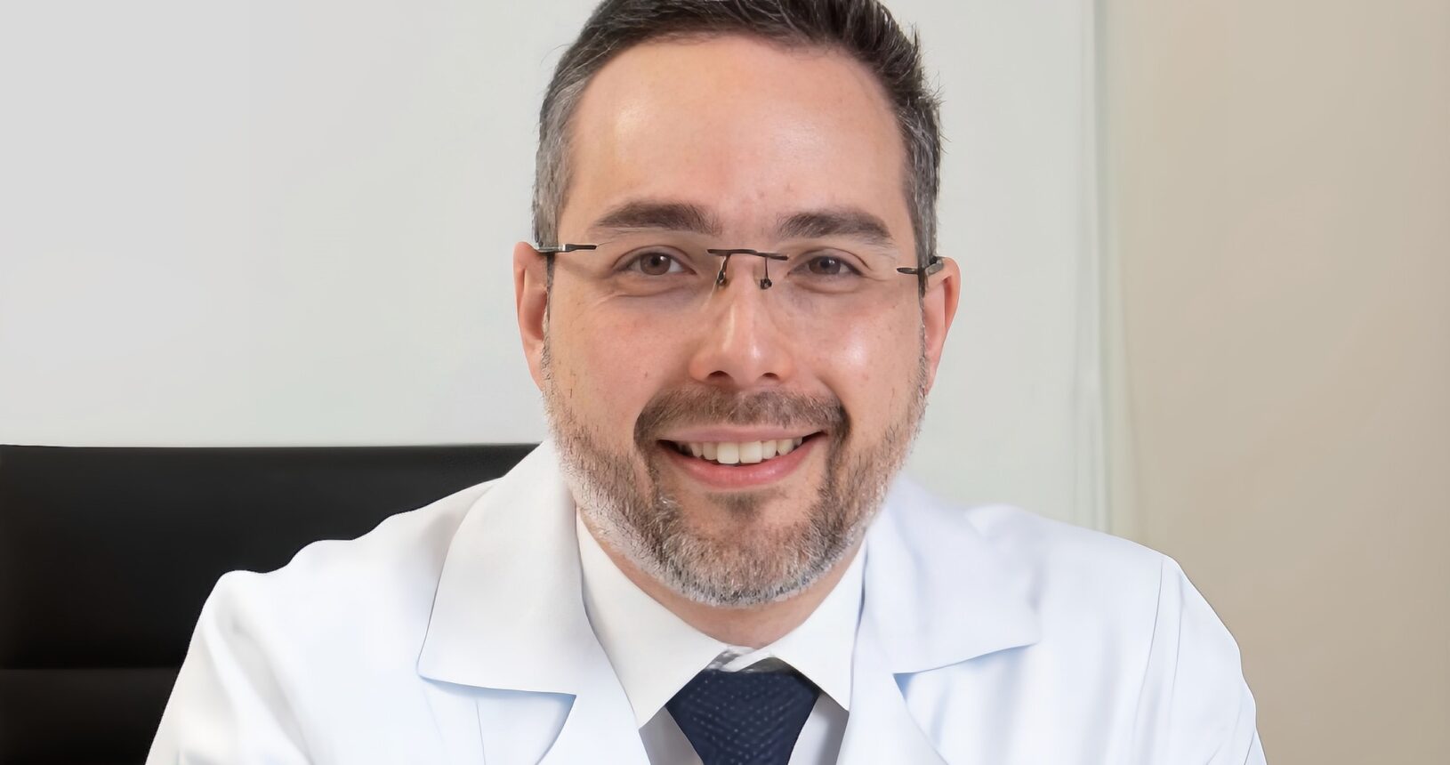 Dr. Alexandre Sato - iURO